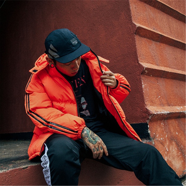 Яркая зимняя огромная дутая куртка купить недорого в интернет-магазине MOD